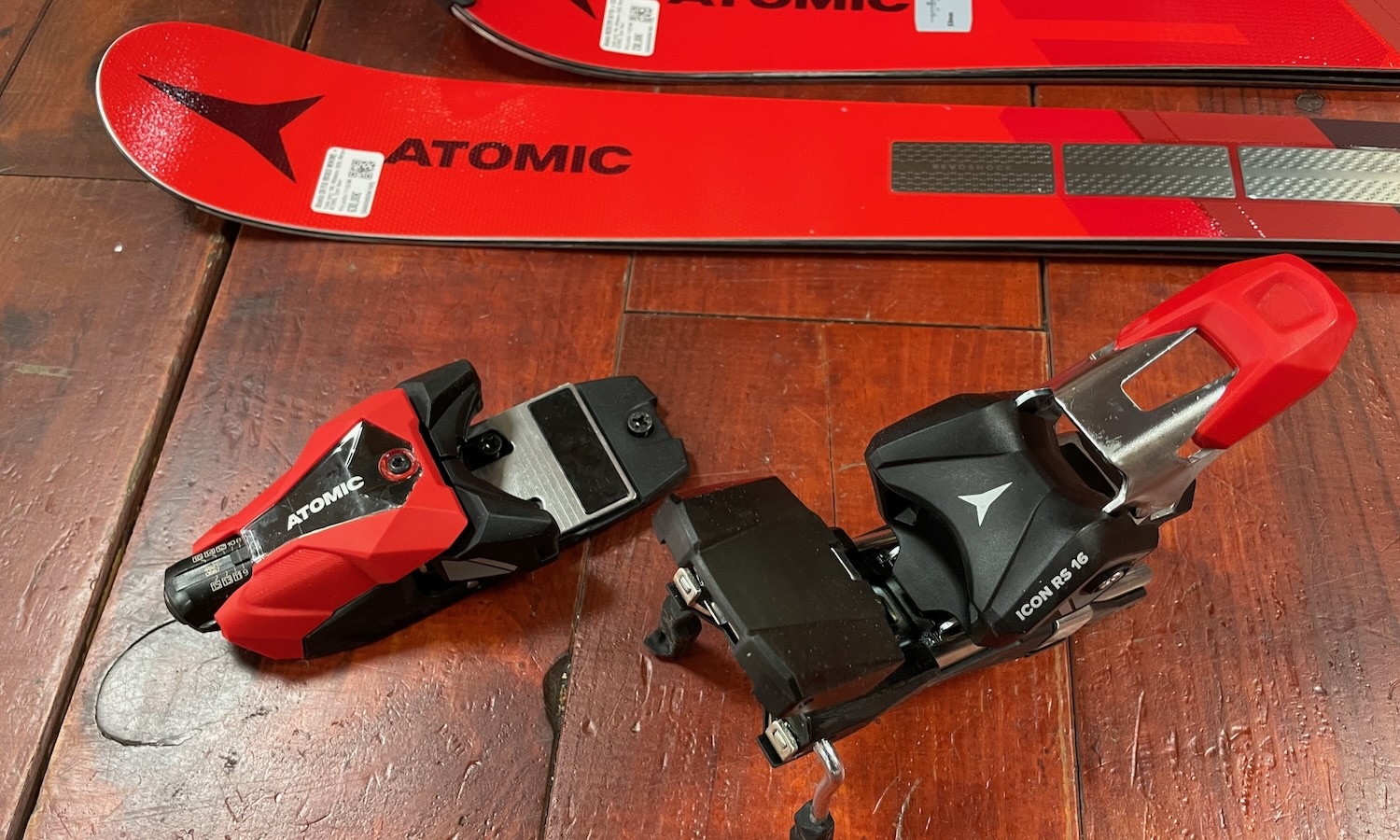 Nouveautés ATOMIC Racing 2024/25 | GlissAttitude