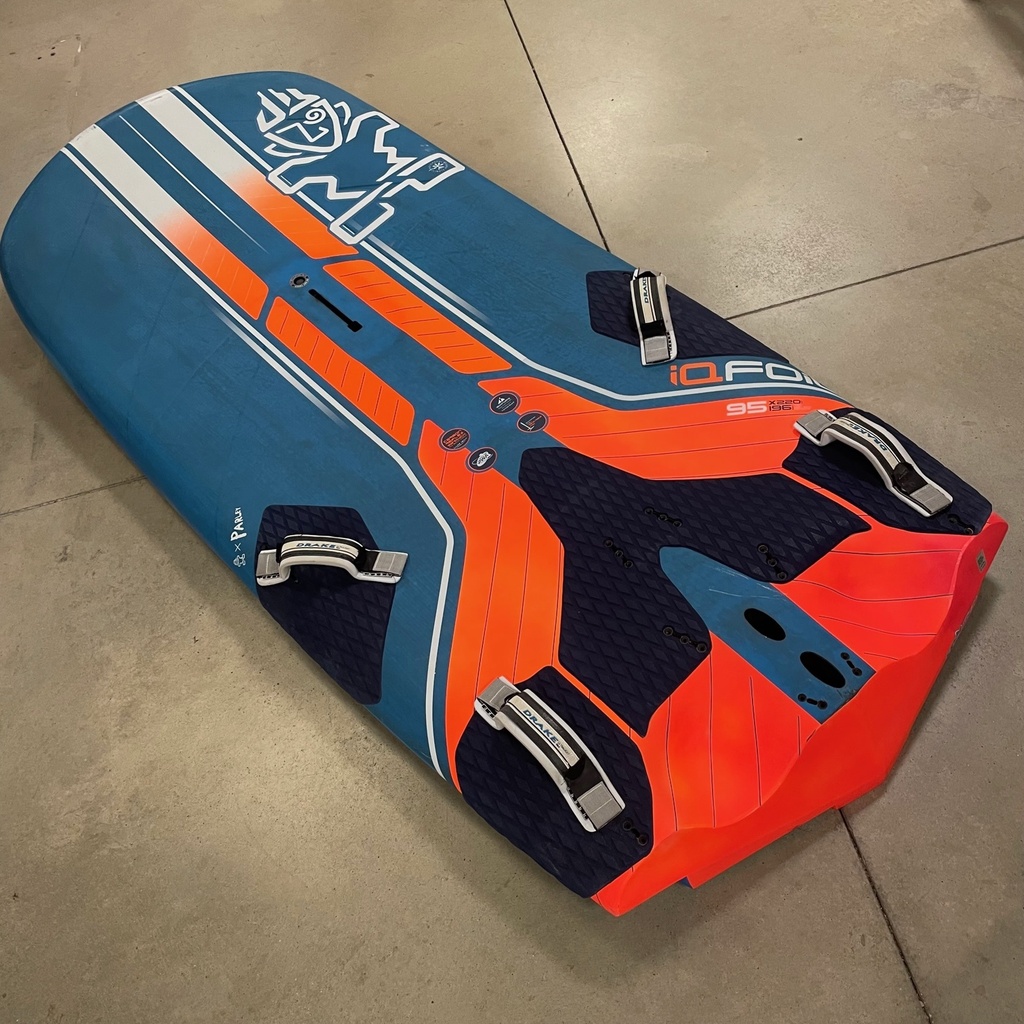 Starboard BOARDS IQFOIL CARBON 2022 occasion | GlissAttitude